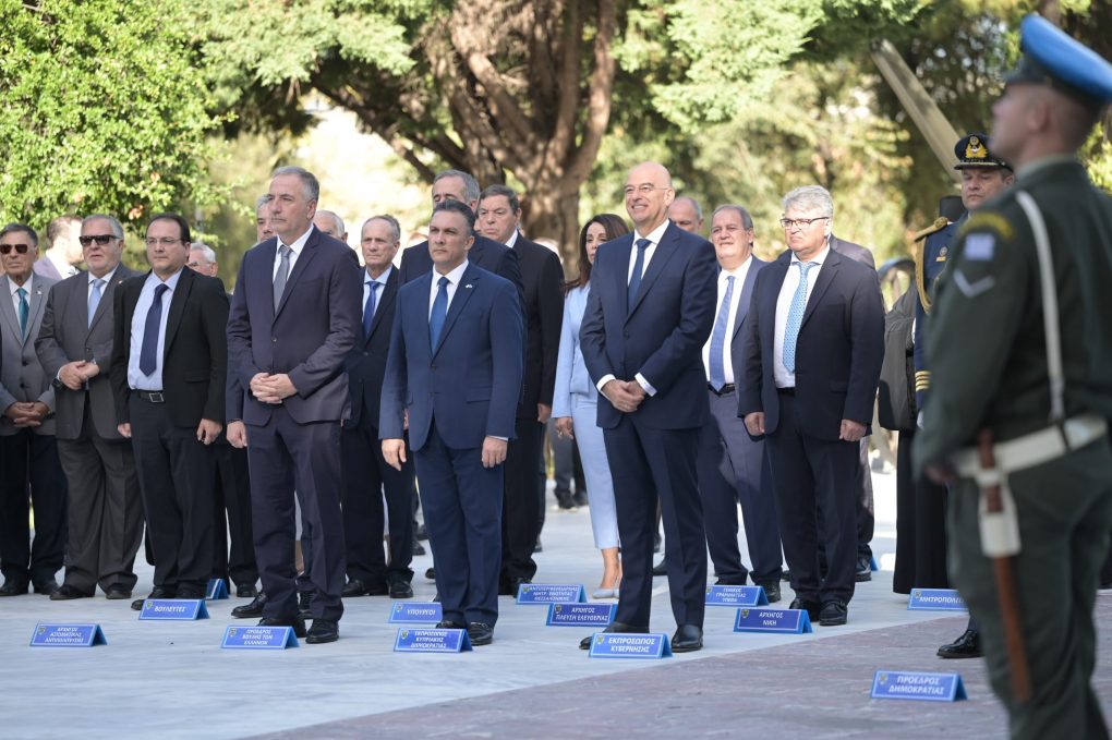 Παρουσία ΥΕΘΑ Νίκου Δένδια στην παρέλαση για την Εθνική Επέτειο της ...