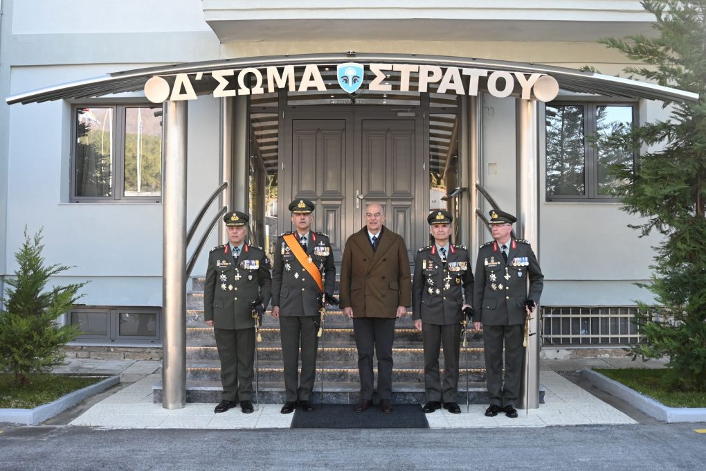 Παρουσία ΥΕΘΑ Νίκου Δένδια στην τελετή παράδοσης - παραλαβής Διοικητή Δ ...