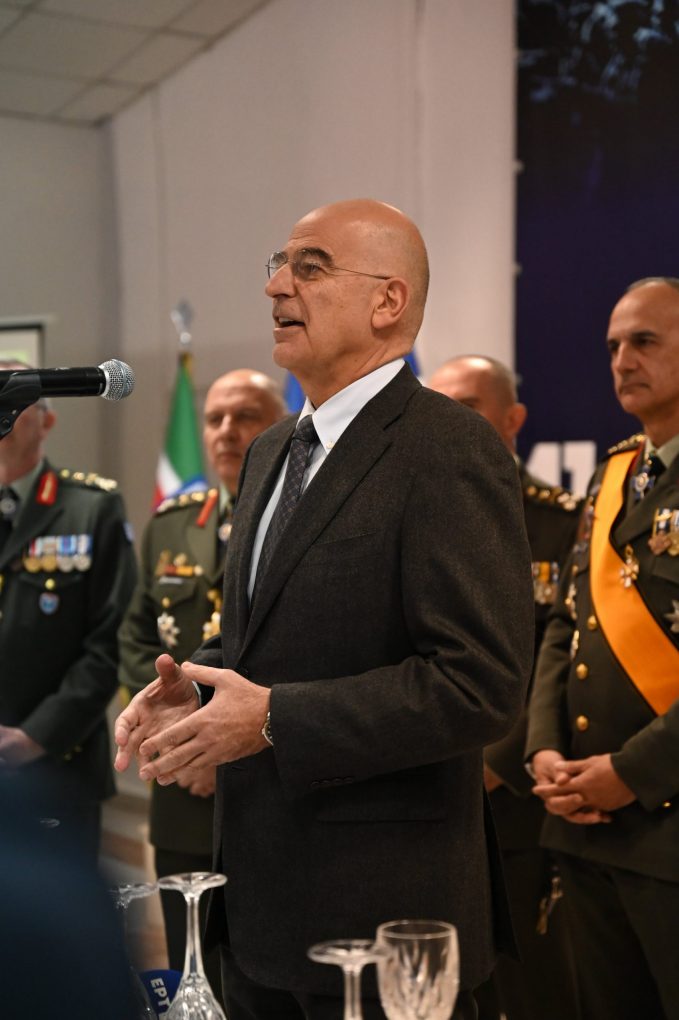 Παρουσία ΥΕΘΑ Νίκου Δένδια στην τελετή παράδοσης - παραλαβής Διοικητή Δ ...