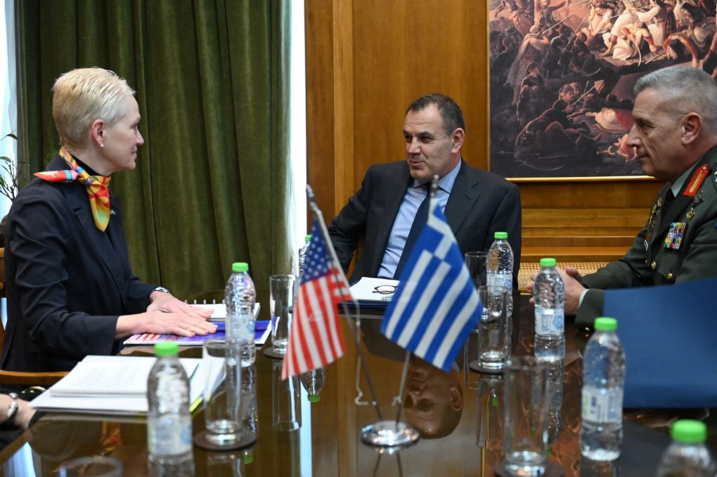 Defence Minister Nikolaos Panagiotopoulos meets with the US Assistant ...