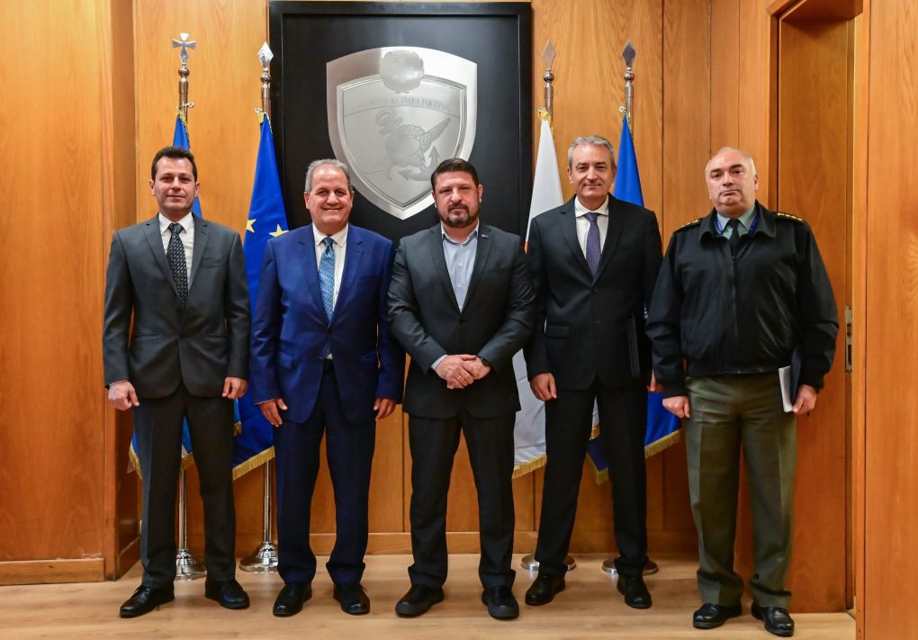 Deputy Defence Minister Nikolaos Hardalias meets with the General Director of Cypriot Defence ...