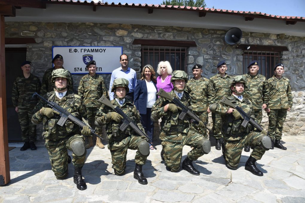 Επίσκεψη ΥΦΕΘΑ Γιάννη Κεφαλογιάννη στο 15o Σύνταγμα Πεζικού και το ...