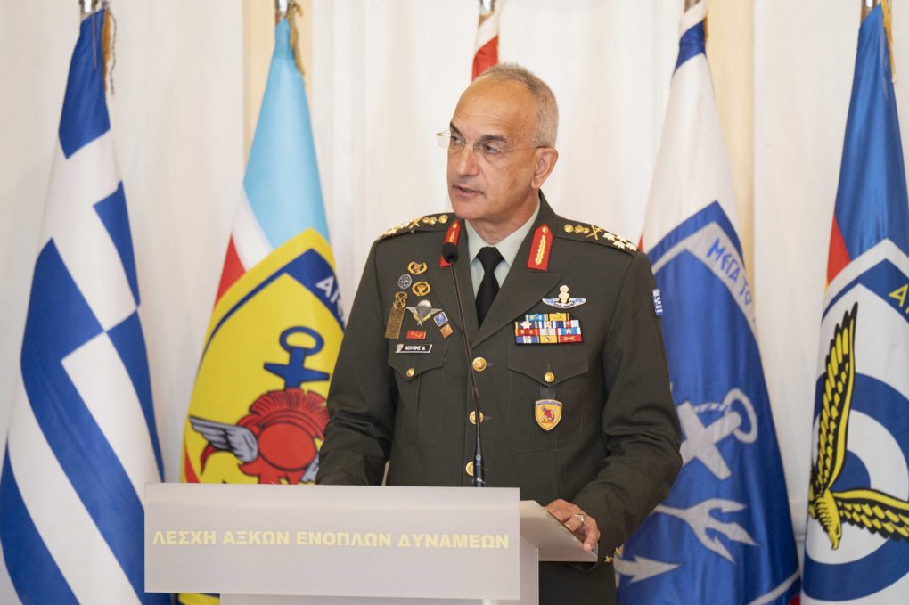 Ο Υφυπουργός Εθνικής Άμυνας Γιάννης Κεφαλογιάννης απένειμε τα πτυχία ...