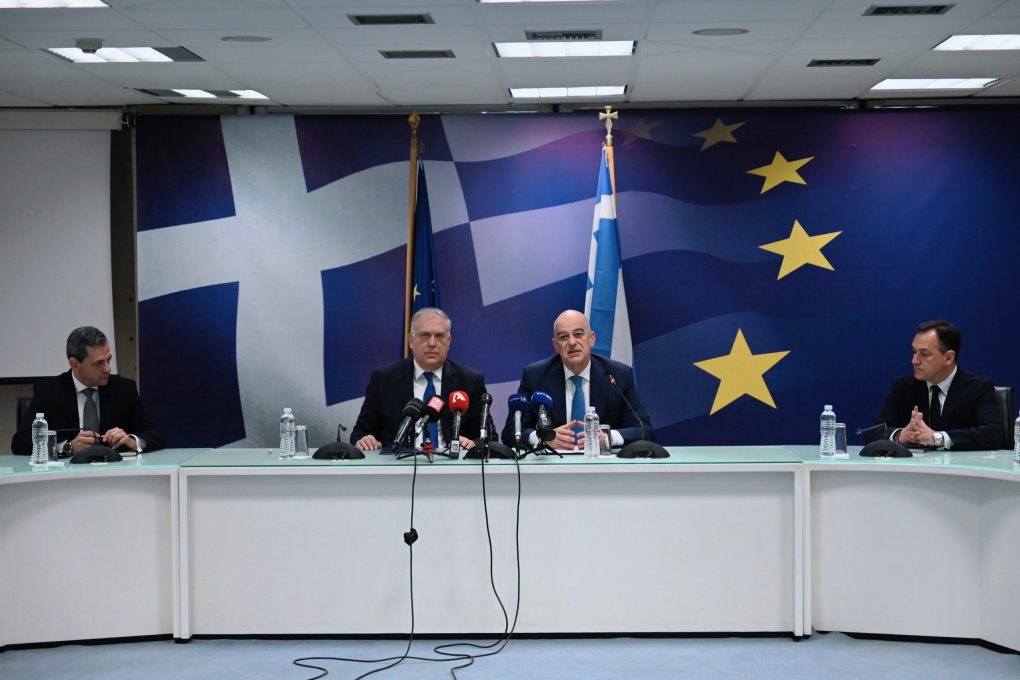 Υπεγράφη από τους Υπουργούς Εθνικής Άμυνας Ν. Δένδια και Ανάπτυξης Τ ...