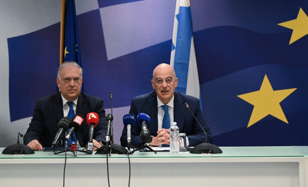 Υπεγράφη από τους Υπουργούς Εθνικής Άμυνας Ν. Δένδια και Ανάπτυξης Τ ...
