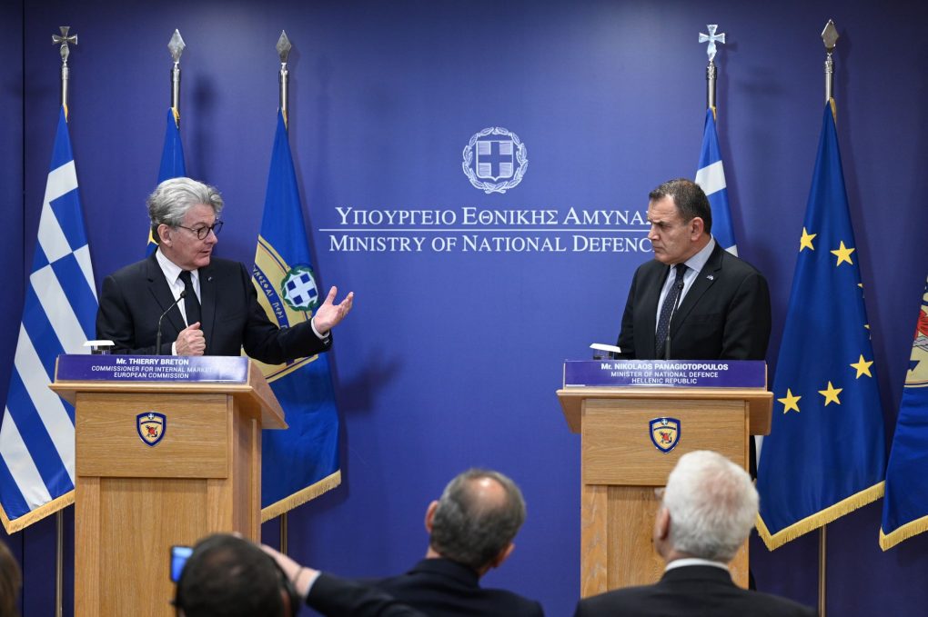 Συνάντηση ΥΕΘΑ Νικόλαου Παναγιωτόπουλου με τον Ευρωπαίο Επίτροπο ...