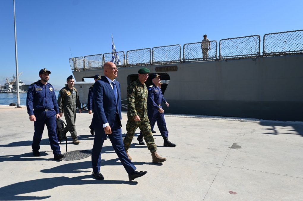 Επίσκεψη ΥΕΘΑ Νίκου Δένδια στην Φ/Γ «ΣΠΕΤΣΑΙ» πριν τον απόπλου της ...