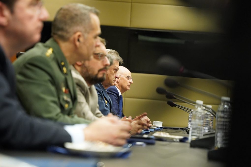 Παρουσία ΥΕΘΑ Νίκου Δένδια στην τελετή απονομής διαμνημόνευσης προς ...