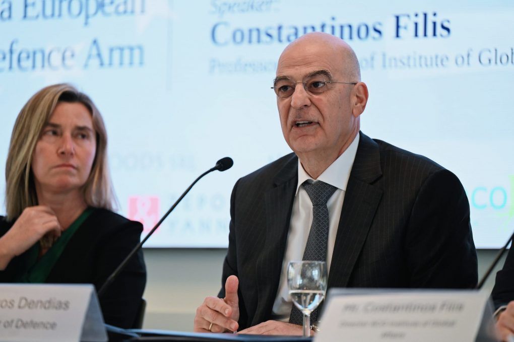 Συμμετοχή ΥΕΘΑ Νίκου Δένδια σε δημόσια συζήτηση στο Κολλέγιο της ...