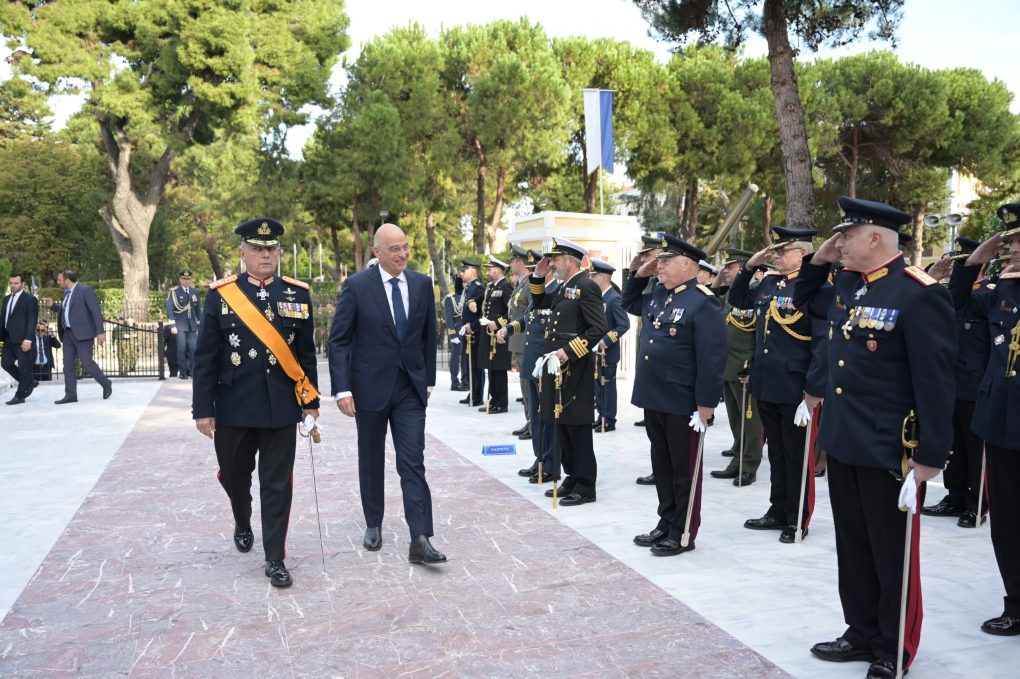 Παρουσία ΥΕΘΑ Νίκου Δένδια στην παρέλαση για την Εθνική Επέτειο της ...
