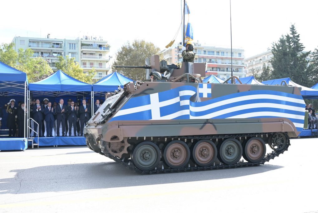 Παρουσία ΥΕΘΑ Νίκου Δένδια στην παρέλαση για την Εθνική Επέτειο της ...
