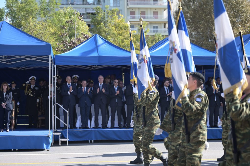 Παρουσία ΥΕΘΑ Νίκου Δένδια στην παρέλαση για την Εθνική Επέτειο της ...