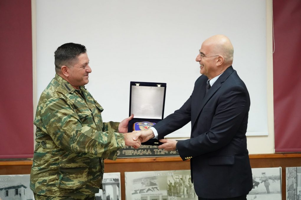 Επίσκεψη ΥΕΘΑ Νίκου Δένδια στη Σχολή Εφέδρων Αξιωματικών Πεζικού (ΣΕΑΠ ...