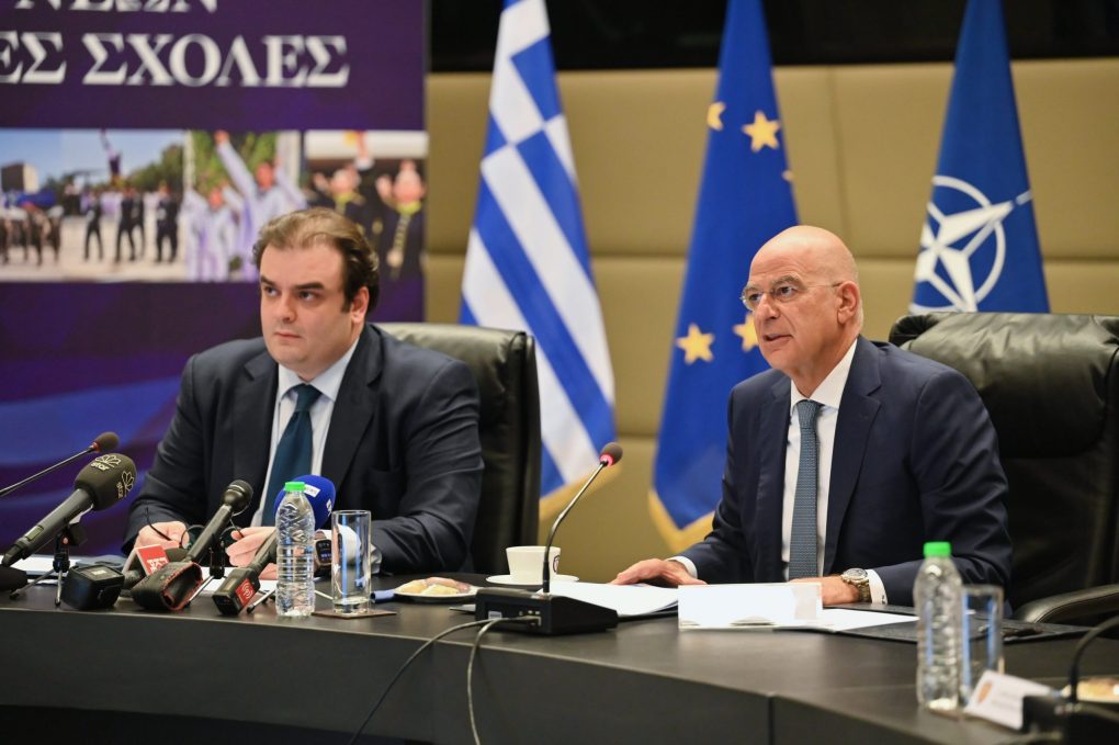 Συνάντηση Υπουργού Εθνικής Άμυνας Νίκου Δένδια με τον Υπουργό Παιδείας ...