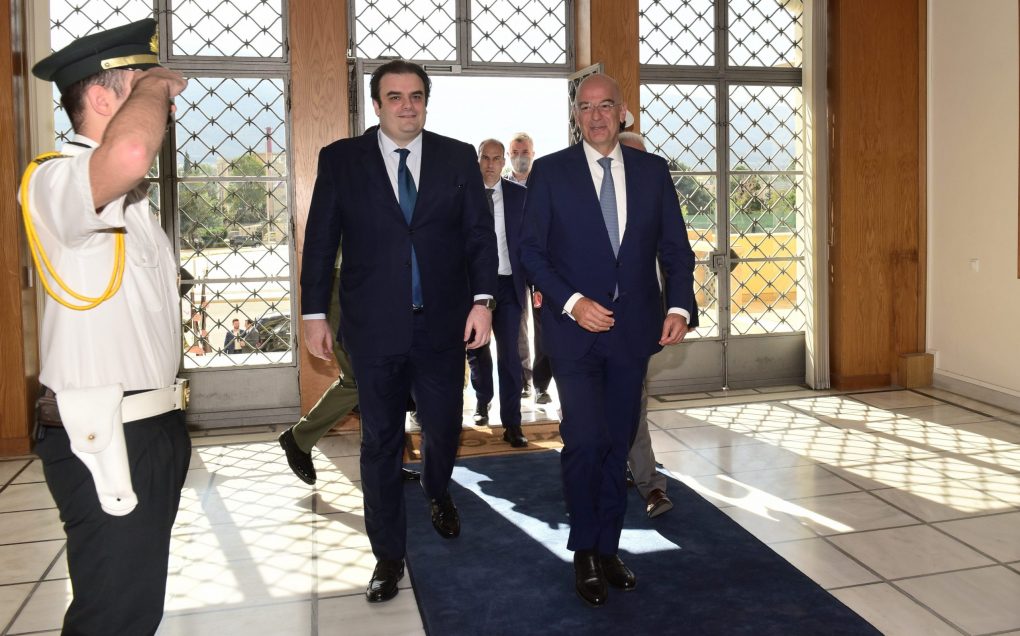 Συνάντηση Υπουργού Εθνικής Άμυνας Νίκου Δένδια με τον Υπουργό Παιδείας ...