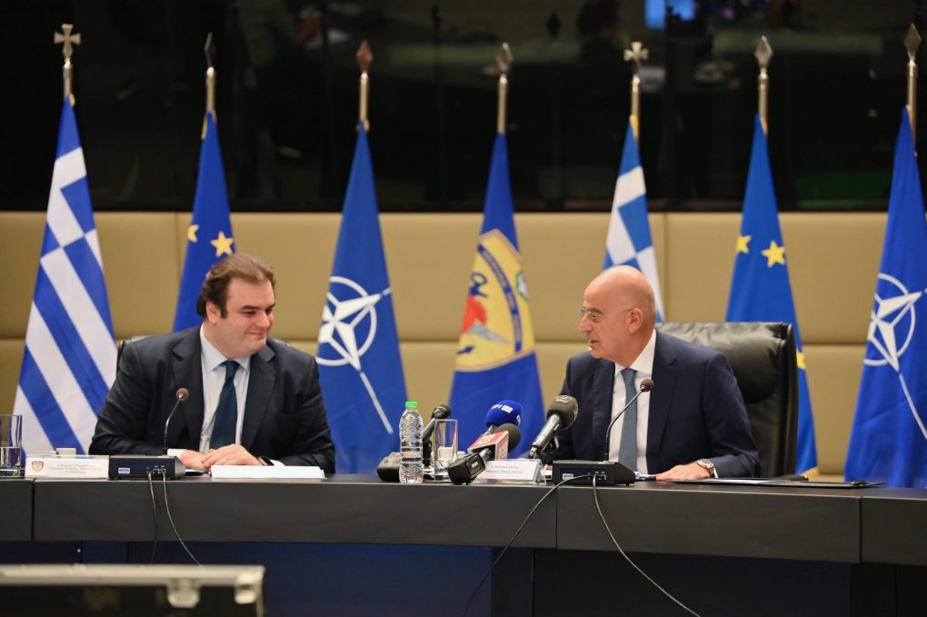 Συνάντηση Υπουργού Εθνικής Άμυνας Νίκου Δένδια με τον Υπουργό Παιδείας ...