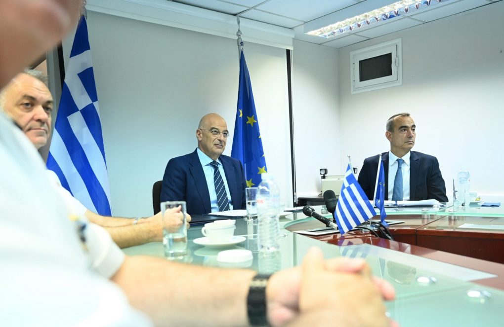 Συνομιλία ΥΕΘΑ Νίκου Δένδια με τον Επίτροπο Άμυνας και Διαστήματος της ...