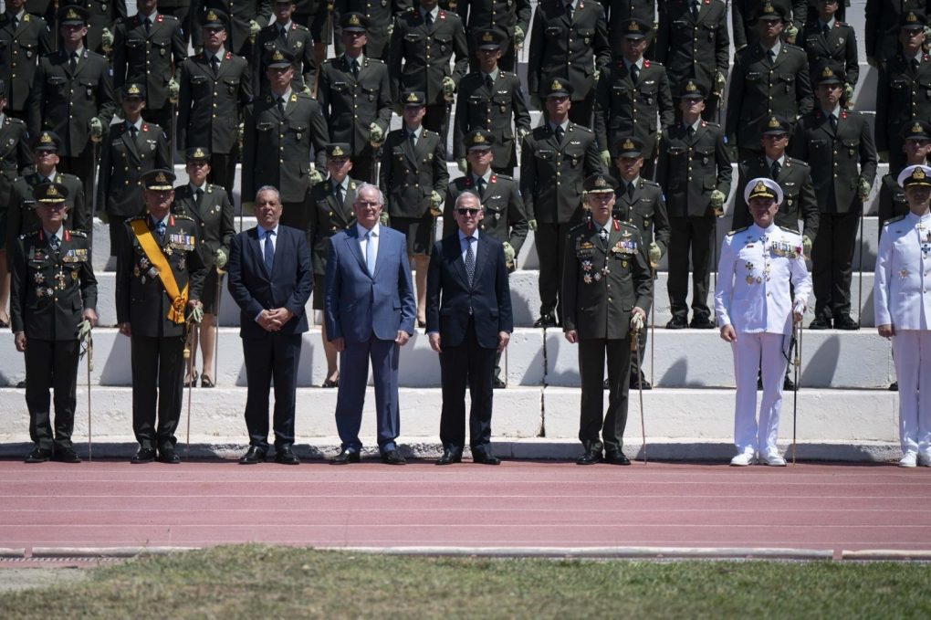 Παρουσία ΥΦΕΘΑ Θανάση Δαβάκη στην τελετή ορκωμοσίας των νέων ...
