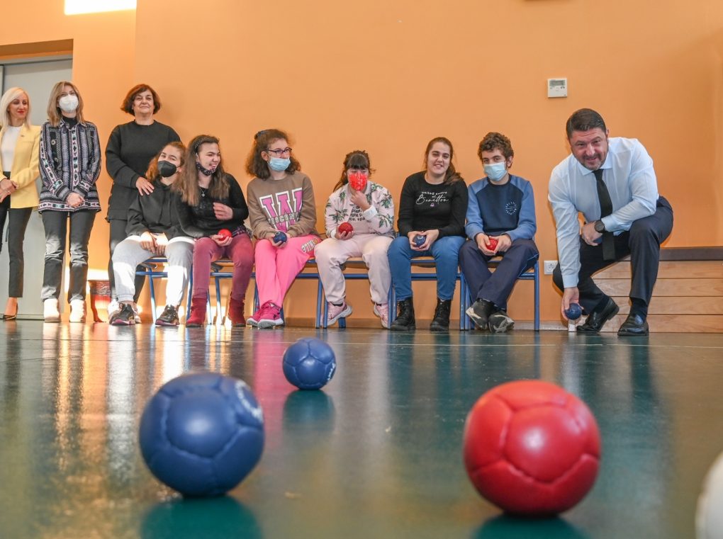 Deputy Defence Minister Nikolaos Hardalias visits the School of Special ...