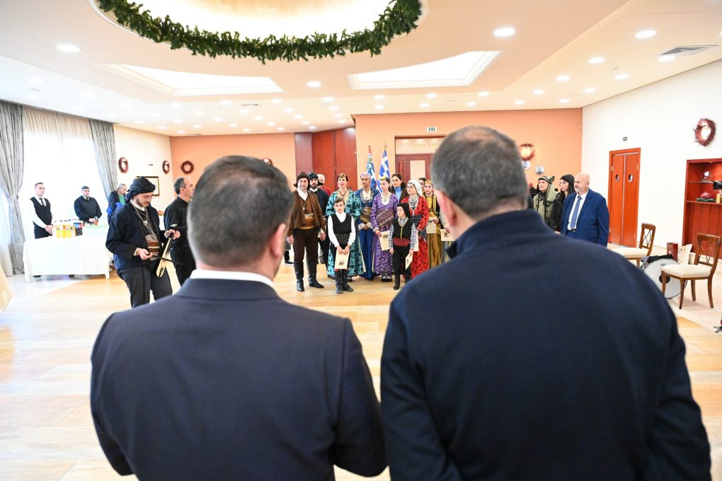 Ο ΥΕΘΑ Νικόλαος Παναγιωτόπουλος και ο ΥΦΕΘΑ Νικόλαος Χαρδαλιάς ...
