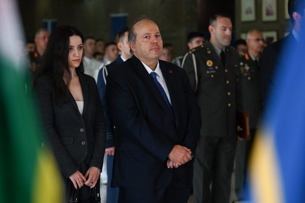 Ο ΥΕΘΑ Ν. Δένδιας και ο ΥΦΕΘΑ Ι. Κεφαλογιάννης στην τελετή εγκαινίων ...