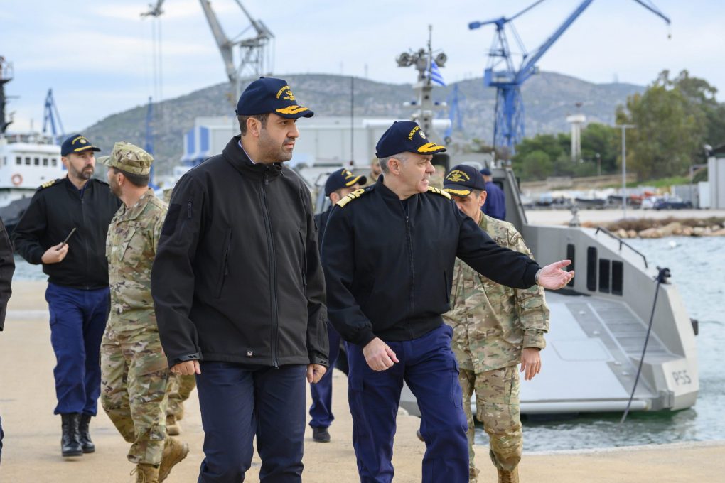 Ο ΥΦΕΘΑ Ιωάννης Κεφαλογιάννης στις εγκαταστάσεις της Διοίκησης ...