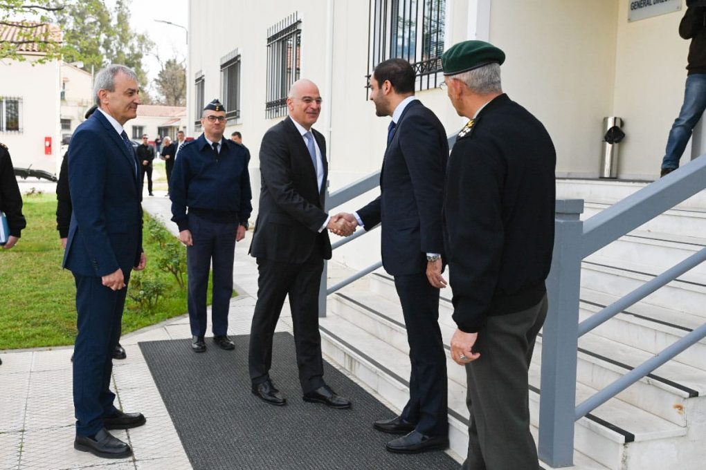 Επίσκεψη ΥΕΘΑ Νίκου Δένδια στη Γενική Διευθυνση Αμυντικών Εξοπλισμών ...