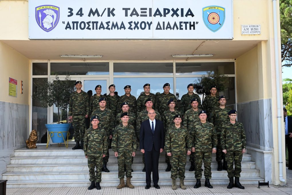Επίσκεψη και ενημέρωση ΥΕΘΑ Νίκου Δένδια στην 34 Μ/Κ ΤΑΞ - Ελληνική ...