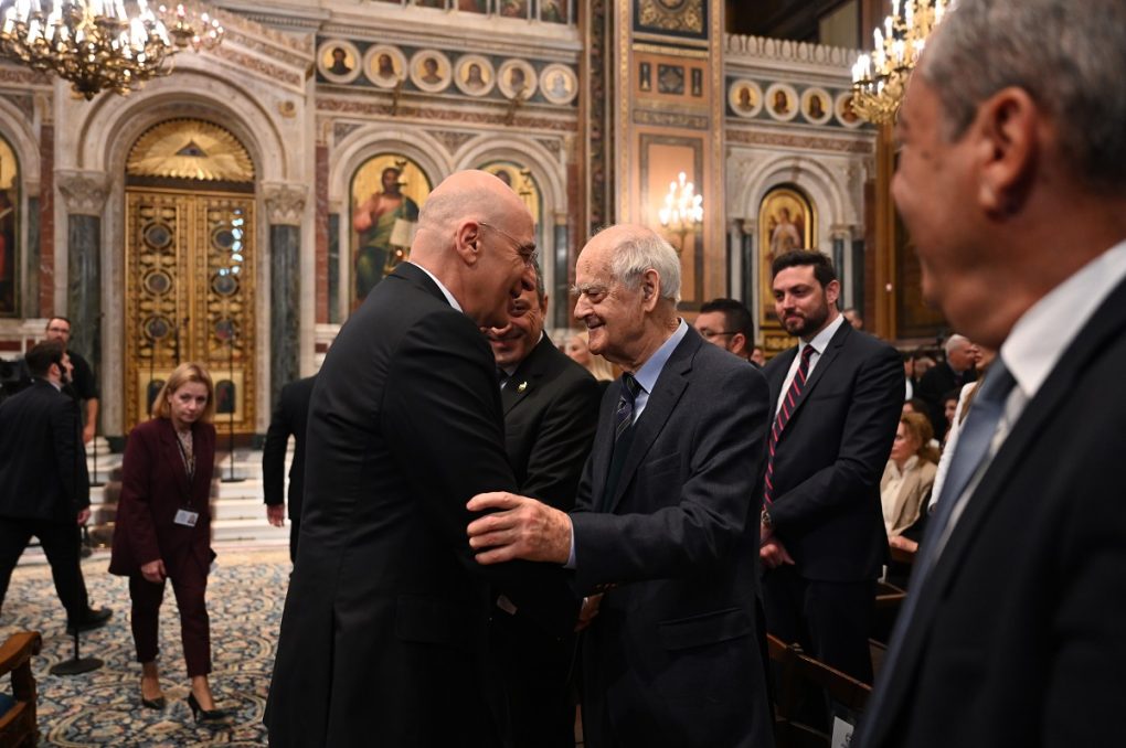 Παρουσία ΥΕΘΑ Ν. Δένδια στην παρέλαση για την Εθνική Επέτειο της 25ης ...