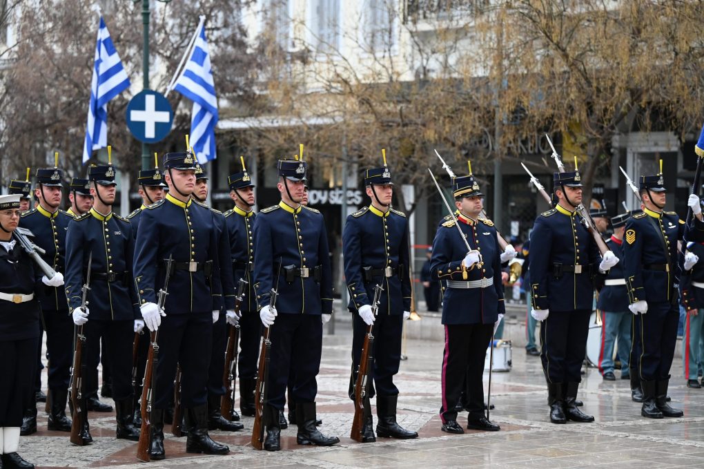 Παρουσία ΥΕΘΑ Ν. Δένδια στην παρέλαση για την Εθνική Επέτειο της 25ης ...