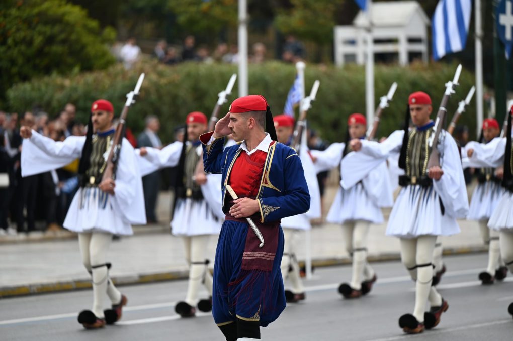 Παρουσία ΥΕΘΑ Ν. Δένδια στην παρέλαση για την Εθνική Επέτειο της 25ης ...