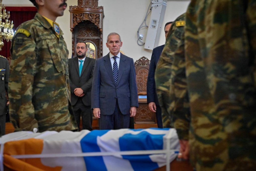Παρουσία ΥΦΕΘΑ Θανάση Δαβάκη στη Λευκωσία για την τελετή επαναπατρισμού ...