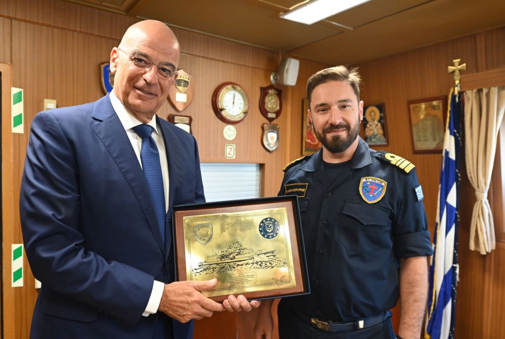 Επίσκεψη ΥΕΘΑ Νίκου Δένδια στην Φ/Γ «ΣΠΕΤΣΑΙ» πριν τον απόπλου της ...