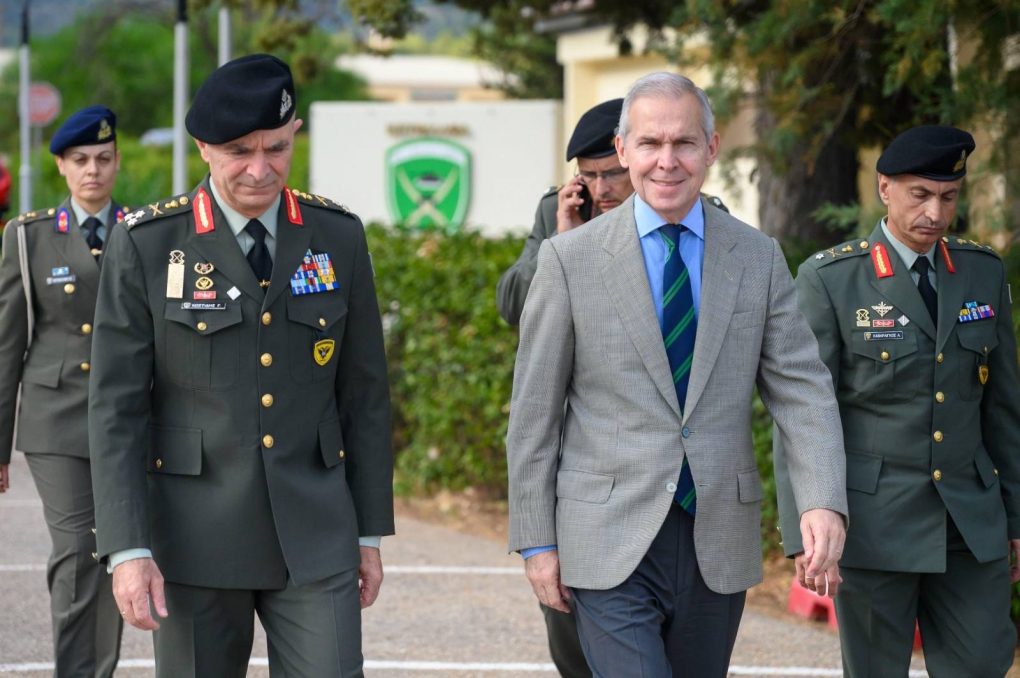 Παρουσία ΥΦΕΘΑ Θανάση Δαβάκη στην Ορκωμοσία των νεοκαταταγέντων ...