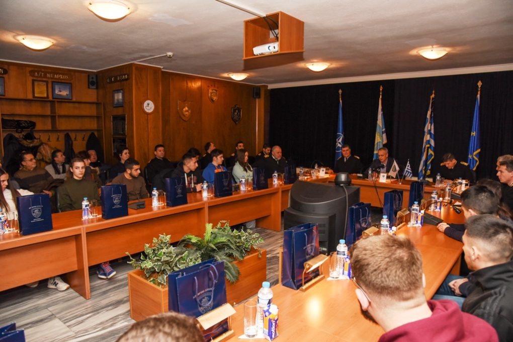 Επίσκεψη ΑΝΥΕΘΑ Παναγιώτη Ρήγα στη Φ/Γ «ΚΟΥΝΤΟΥΡΙΩΤΗΣ» και χαιρετισμός ...