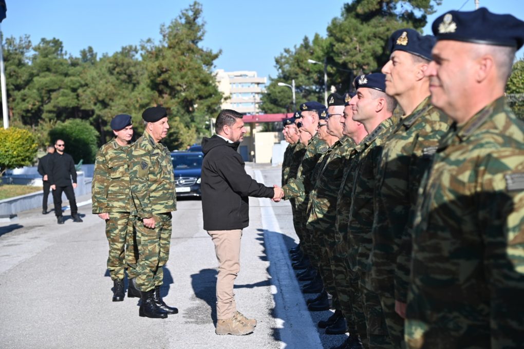 Ο ΥΦΕΘΑ Νικόλαος Χαρδαλιάς στον Ναυτικό Σταθμό Βορείου Ελλάδος, στη ...