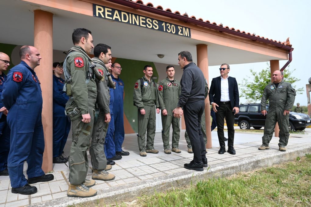 Επίσκεψη ΥΕΘΑ Νικολάου Παναγιωτόπουλου σε Στρατιωτικές Μονάδες της ...