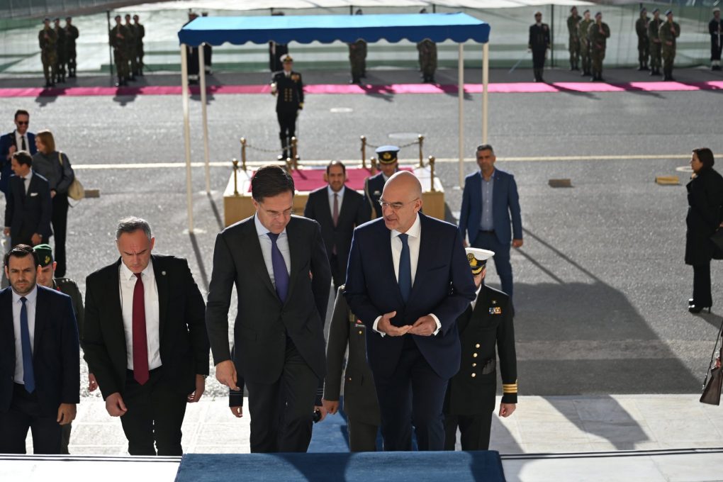 Συνάντηση ΥΕΘΑ Νίκου Δένδια με τον Γ.Γ. του ΝΑΤΟ Μαρκ Ρούτε στο ...