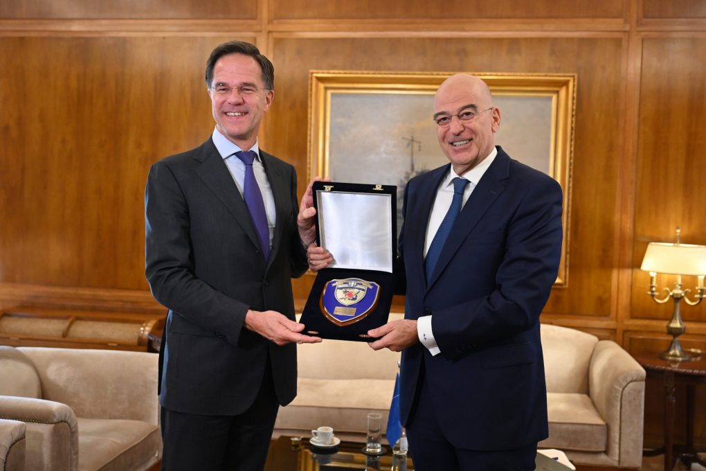 Συνάντηση ΥΕΘΑ Νίκου Δένδια με τον Γ.Γ. του ΝΑΤΟ Μαρκ Ρούτε στο ...