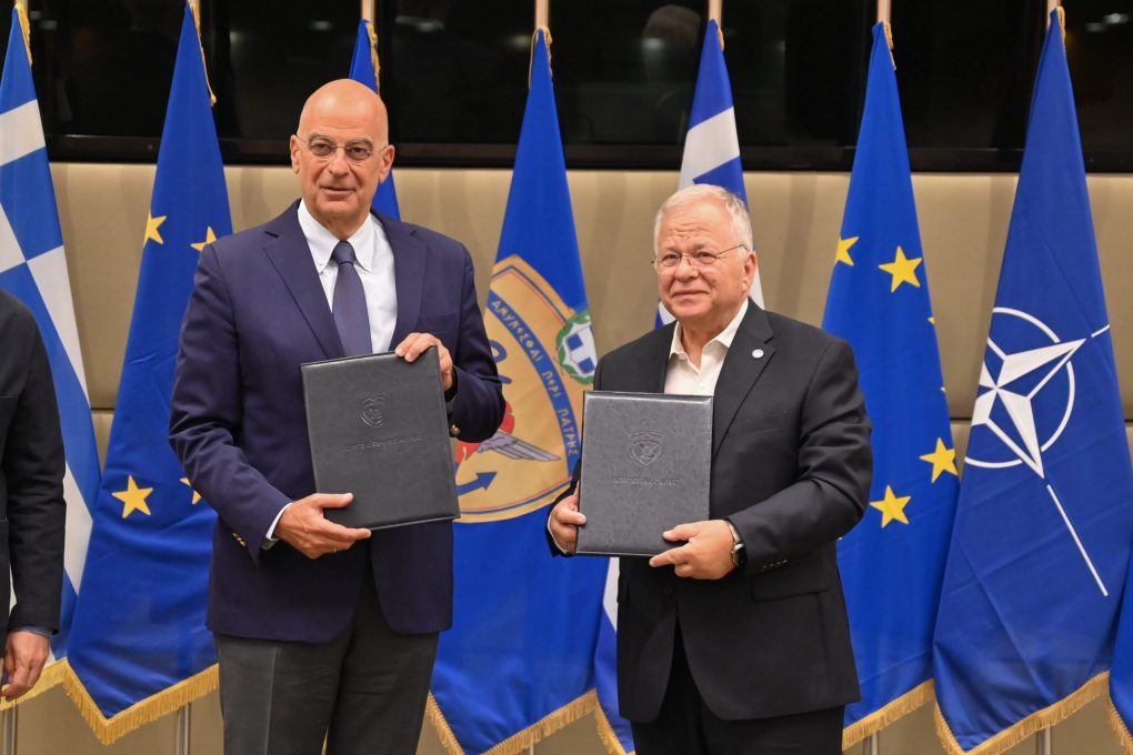 Υπογραφή Μνημονίου Συνεργασίας του ΥΠΕΘΑ με το «Χαμόγελο του Παιδιού ...