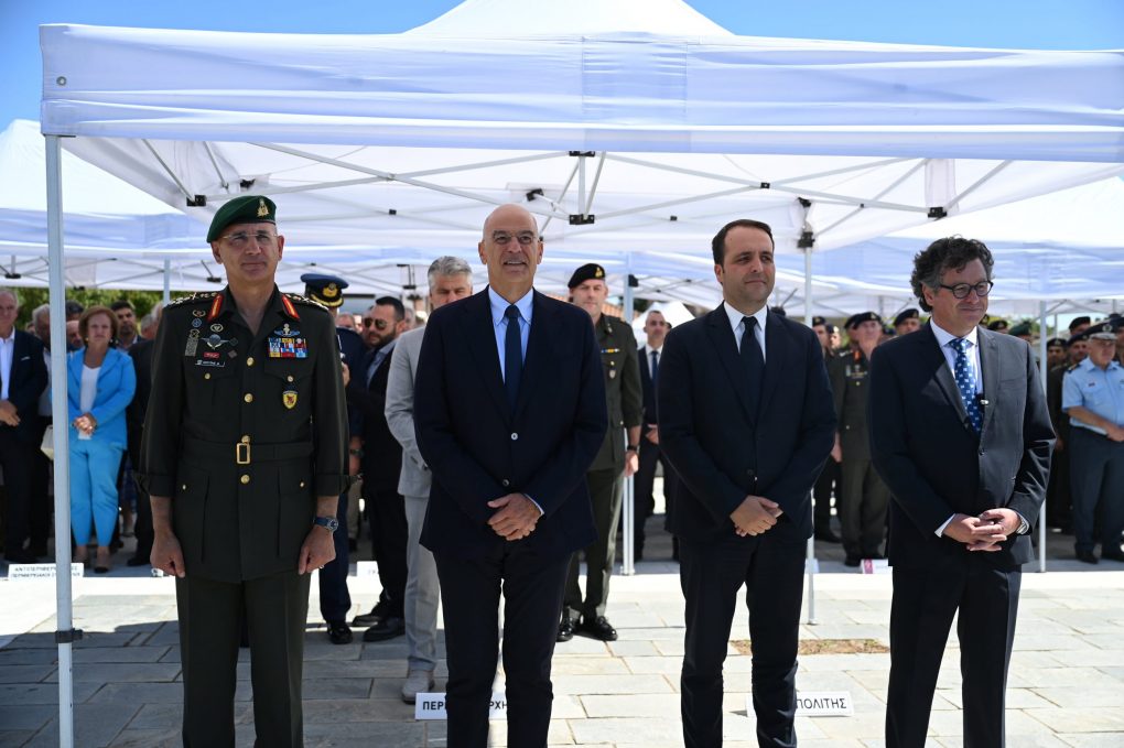 Παρουσία ΥΕΘΑ Νίκου Δένδια στα αποκαλυπτήρια Μνημείου Πεσόντων στη Μάχη ...