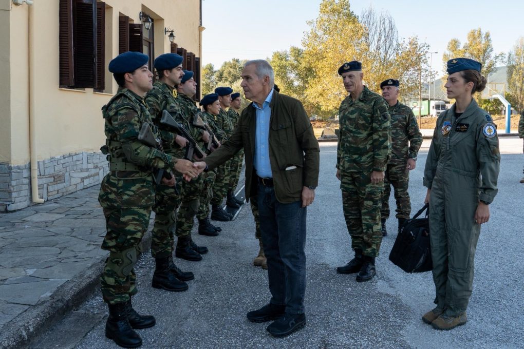 The Deputy Minister of National Defence Thanasis Davakis visits ...