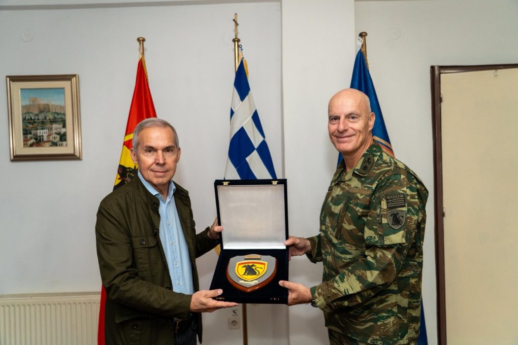 The Deputy Minister of National Defence Thanasis Davakis visits ...