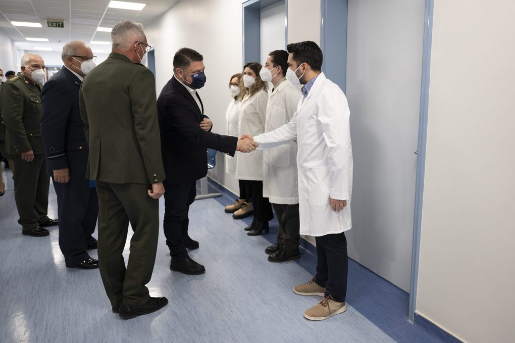 Επισκέψεις ΥΦΕΘΑ Νικόλαου Χαρδαλιά σε 414 Στρατιωτικό Νοσοκομείο ...