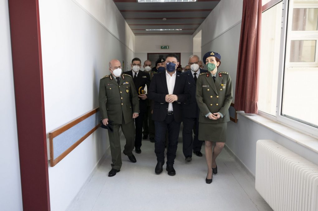 Επισκέψεις ΥΦΕΘΑ Νικόλαου Χαρδαλιά σε 414 Στρατιωτικό Νοσοκομείο ...