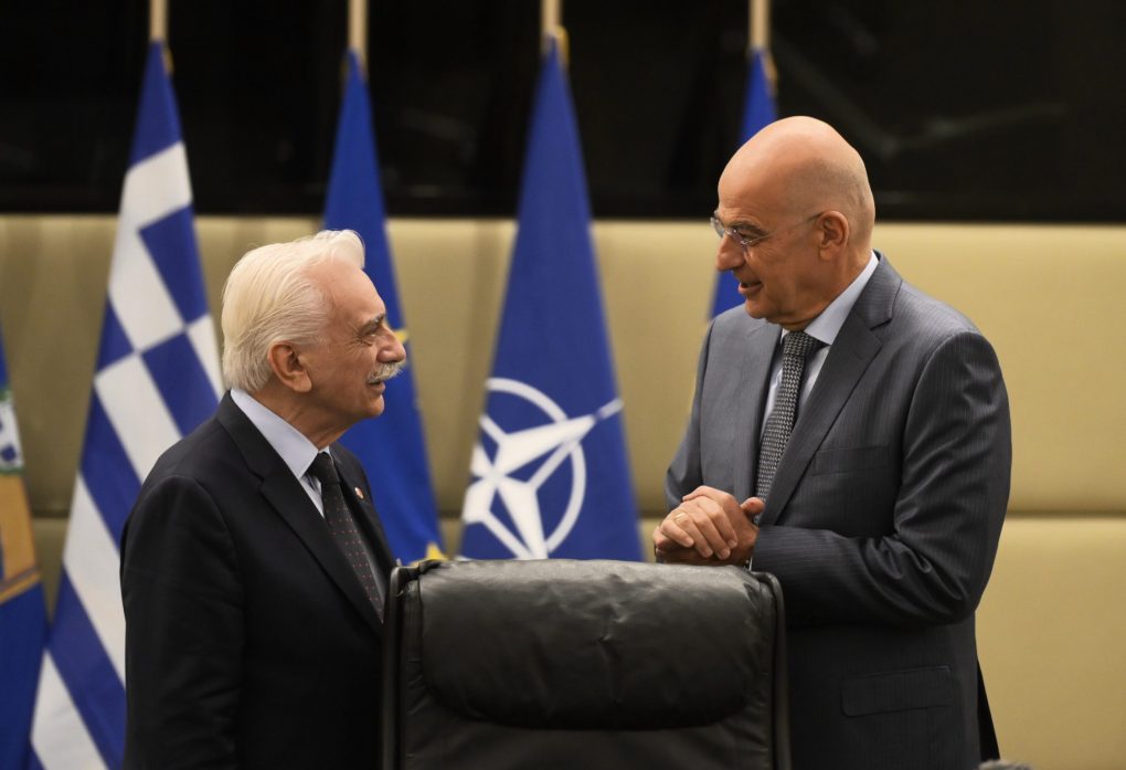 Υπογραφή Μνημονίου Συνεργασίας του ΥΠΕΘΑ με τον Ελληνικό Ερυθρό Σταυρό ...