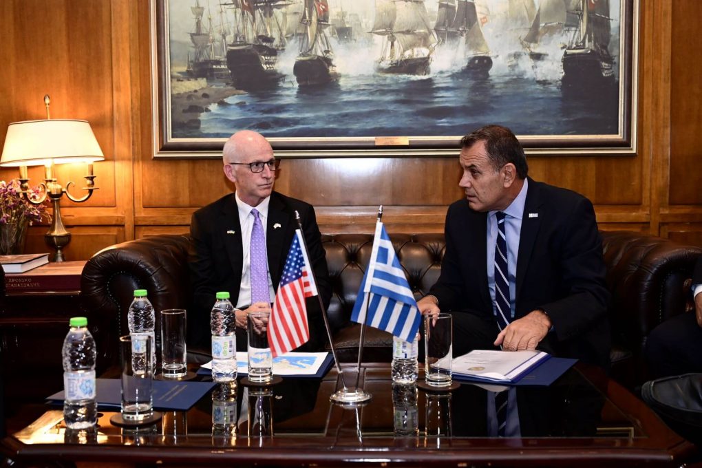 Συνάντηση ΥΕΘΑ Νικόλαου Παναγιωτόπουλου με Αντιπροσωπεία της Βουλής των ...