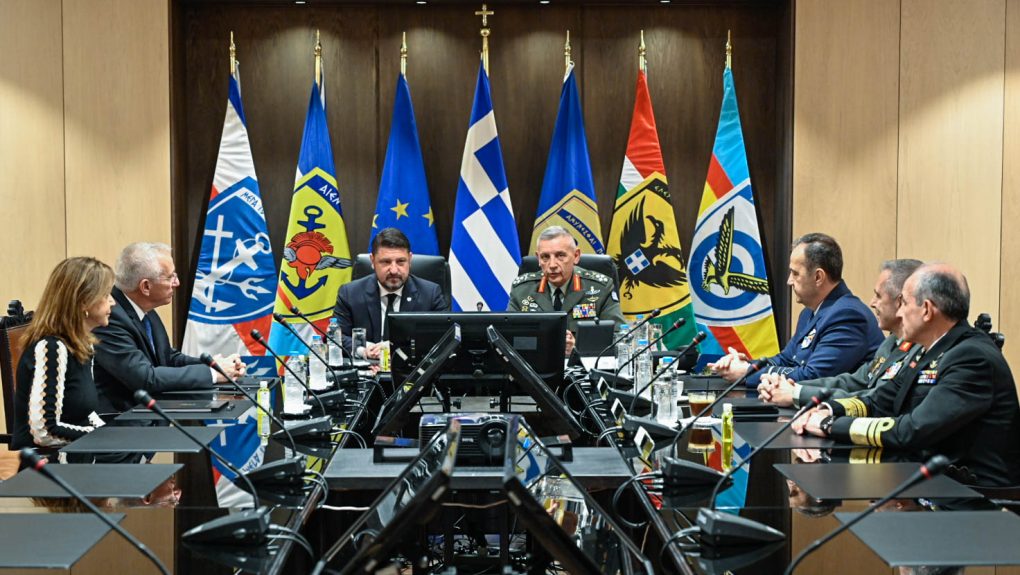 Deputy Defence Minister Nikolaos Hardalias and Chief/HNDGS General ...