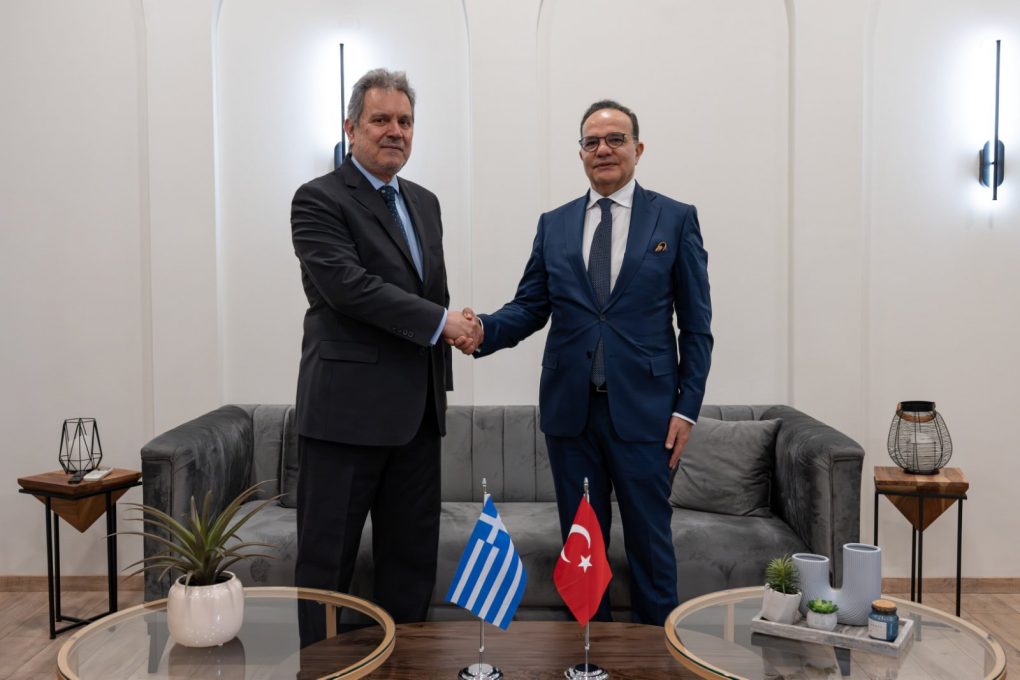 Πραγματοποιήθηκε η συνάντηση αντιπροσωπειών Ελλάδος και Τουρκίας στη ...