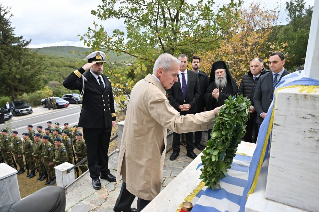 Ο ΥΦΕΘΑ Θανάσης Δαβάκης στον εορτασμό της Εθνικής Αντίστασης στη Σπάρτη ...